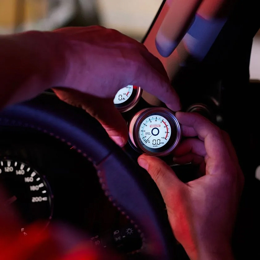 REDARC Voltage Gauge - Read Reviews & SPEEDY DELIVERY!