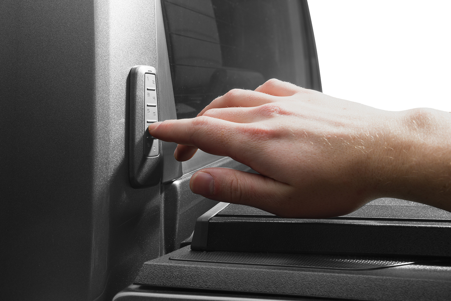 Retrax EQ Tonneau Cover - Read Reviews & RAPID SHIPPING!