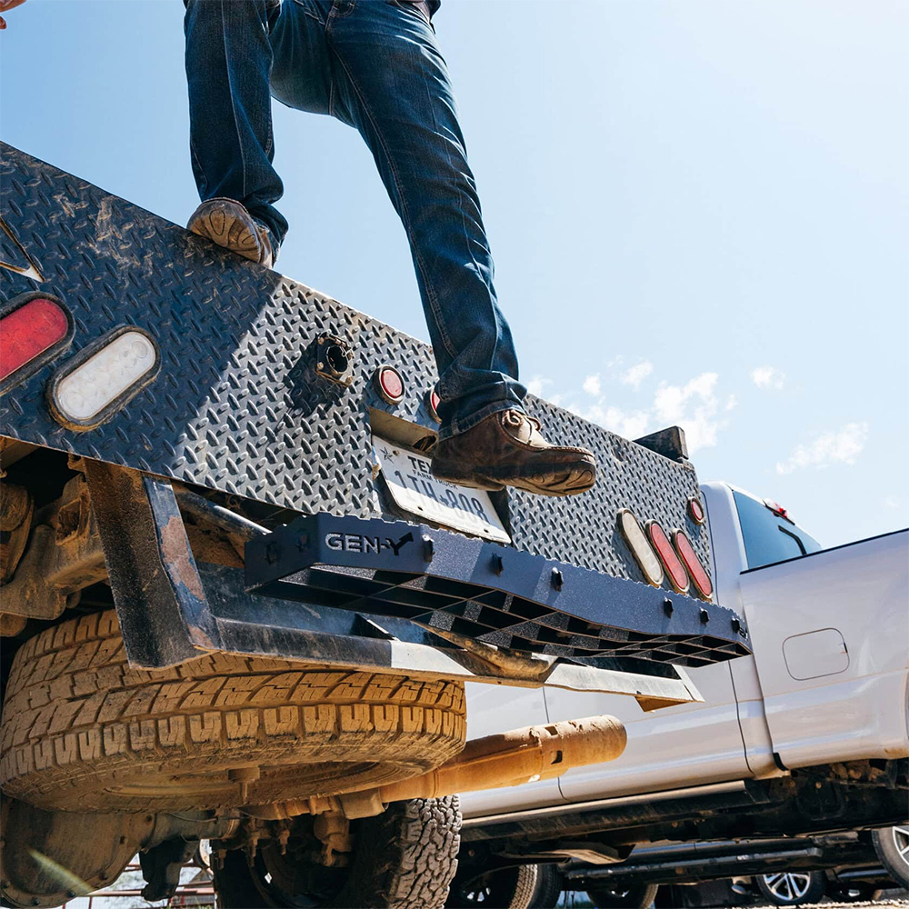 Gen-Y Phantom Serrated Hitch Step - Read Reviews & FAST SHIPPING!