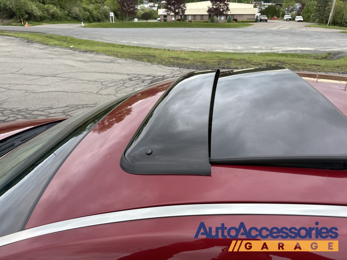 Car sunroof wind deflectors store